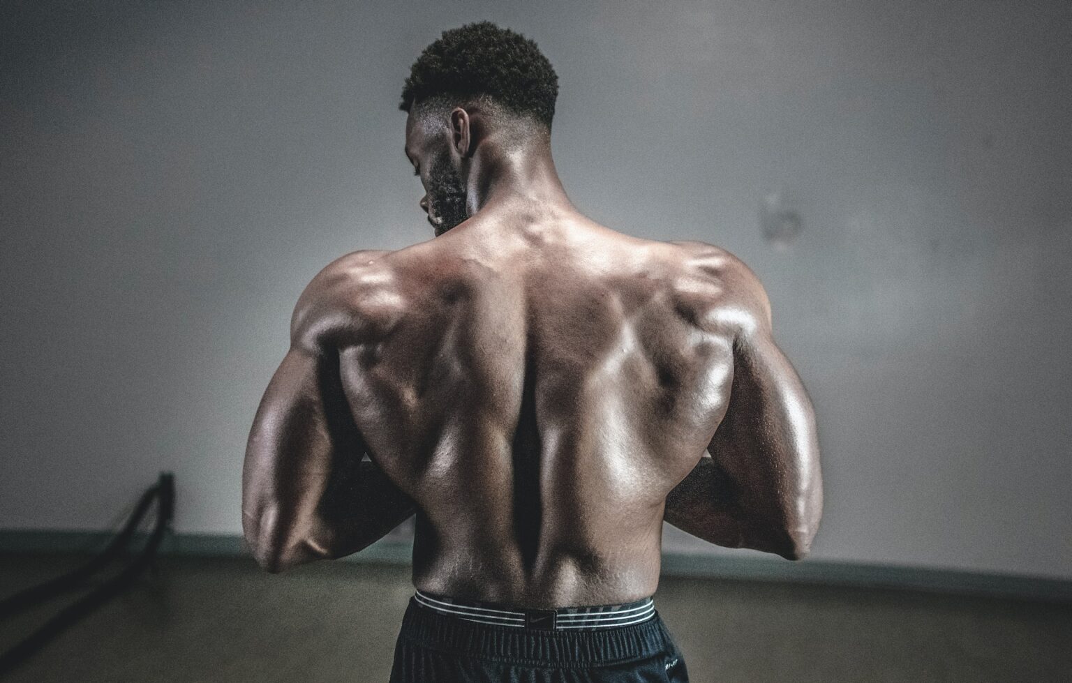How to get wider shoulders without weights? - Calisthenics world